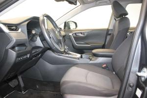 Grey Toyota RAV4 2019 in Kaunas, with an engine capacity of 2.49 L and mileage of 114 thousand km for 26900 €, photo 12 on AUTOMOTO.COM.LV