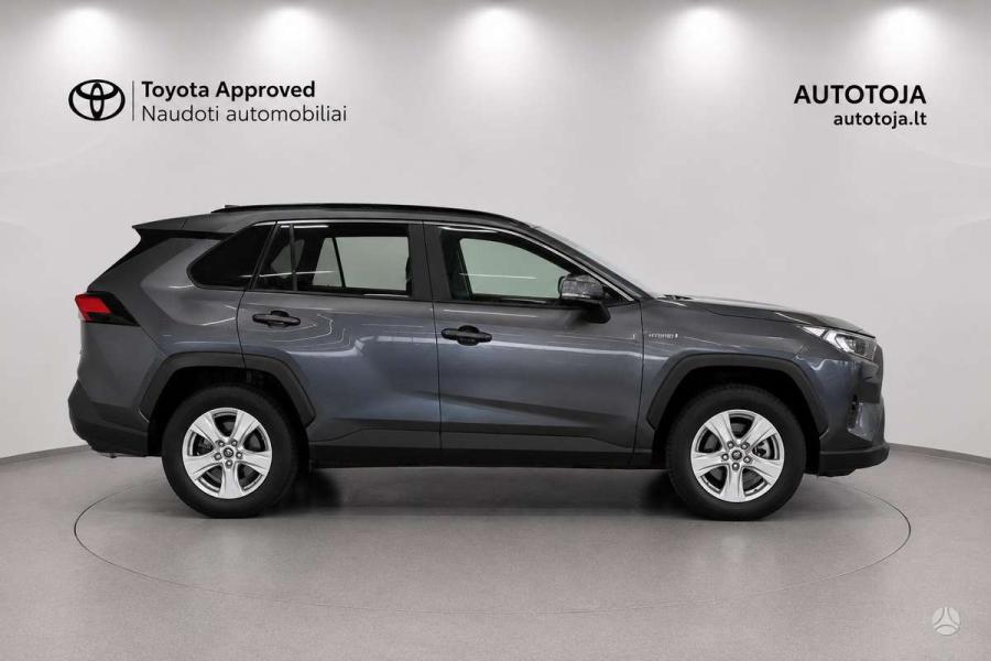 Grey Toyota RAV4 2019 in Kaunas, with an engine capacity of 2.49 L and mileage of 114 thousand km for 26900 €, photo 17 on AUTOMOTO.COM.LV