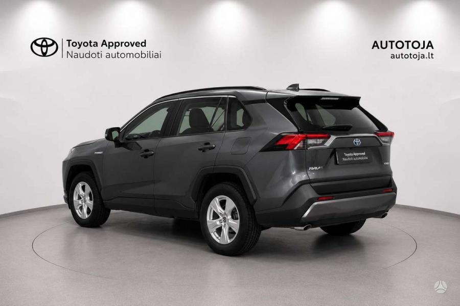 Grey Toyota RAV4 2019 in Kaunas, with an engine capacity of 2.49 L and mileage of 114 thousand km for 26900 €, photo 18 on AUTOMOTO.COM.LV