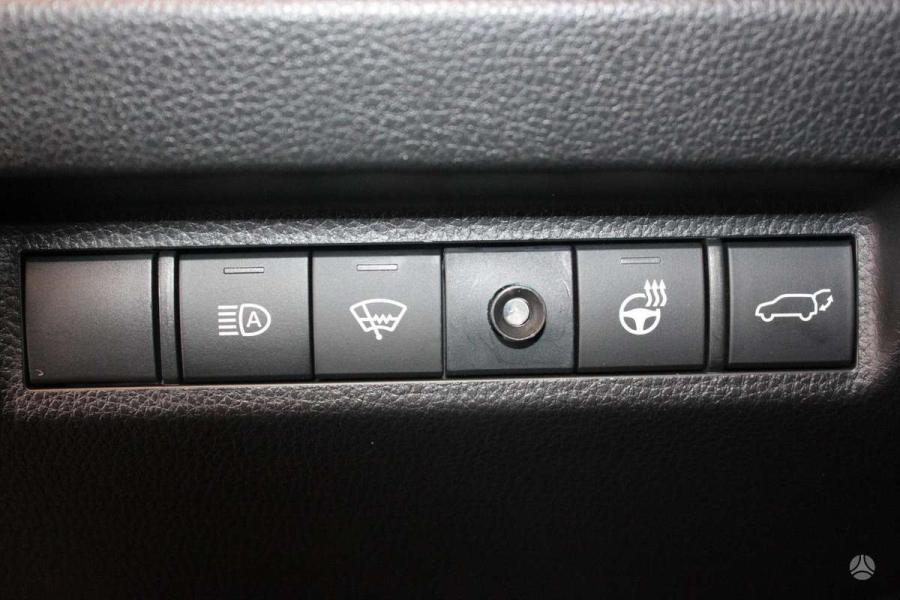 Grey Toyota RAV4 2019 in Kaunas, with an engine capacity of 2.49 L and mileage of 114 thousand km for 26900 €, photo 25 on AUTOMOTO.COM.LV