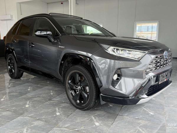 Grey Toyota RAV4 2019 in Panevezys, with an engine capacity of 2.50 L and mileage of 161 thousand km for 23400 €, photo 1 on AUTOMOTO.COM.LV