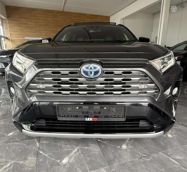 Grey Toyota RAV4 2019 in Panevezys, with an engine capacity of 2.50 L and mileage of 161 thousand km for 23400 €, photo 5 on AUTOMOTO.COM.LV