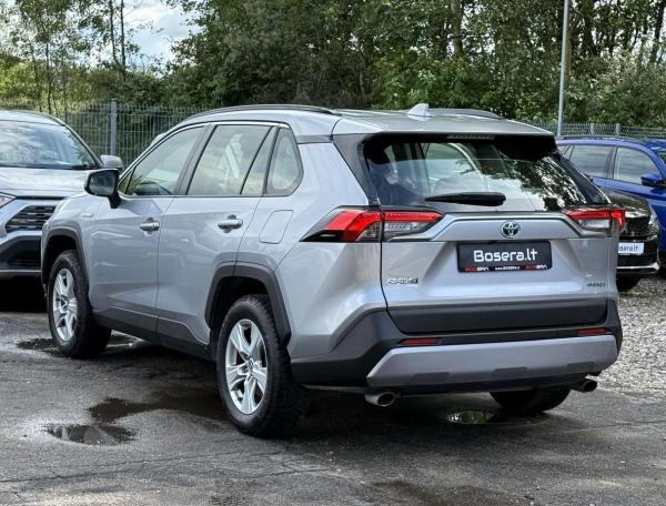 Grey Toyota RAV4 2019 in Vilnius, with an engine capacity of 2.49 L and mileage of 167 thousand km for 20990 €, photo 7 on AUTOMOTO.COM.LV