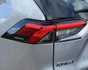 Grey Toyota RAV4 2019 in Vilnius, with an engine capacity of 2.49 L and mileage of 167 thousand km for 20990 €, photo 11 on AUTOMOTO.COM.LV