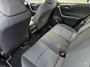 Grey Toyota RAV4 2019 in Vilnius, with an engine capacity of 2.49 L and mileage of 167 thousand km for 20990 €, photo 17 on AUTOMOTO.COM.LV