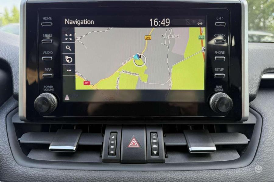 Grey Toyota RAV4 2019 in Vilnius, with an engine capacity of 2.49 L and mileage of 167 thousand km for 20990 €, photo 34 on AUTOMOTO.COM.LV