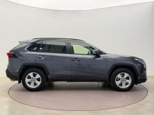 Grey Toyota RAV4 2019 in Panevezys, with an engine capacity of 2.49 L and mileage of 224 thousand km for 21590 €, photo 5 on AUTOMOTO.COM.LV