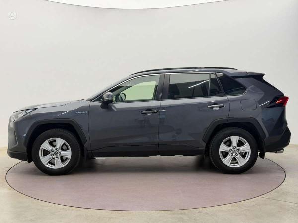 Grey Toyota RAV4 2019 in Panevezys, with an engine capacity of 2.49 L and mileage of 224 thousand km for 21590 €, photo 5 on AUTOMOTO.COM.LV