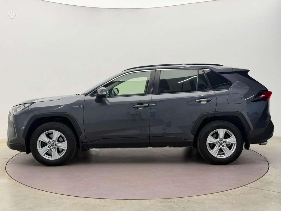 Grey Toyota RAV4 2019 in Panevezys, with an engine capacity of 2.49 L and mileage of 224 thousand km for 21590 €, photo 6 on AUTOMOTO.COM.LV