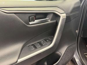 Grey Toyota RAV4 2019 in Panevezys, with an engine capacity of 2.49 L and mileage of 224 thousand km for 21590 €, photo 11 on AUTOMOTO.COM.LV