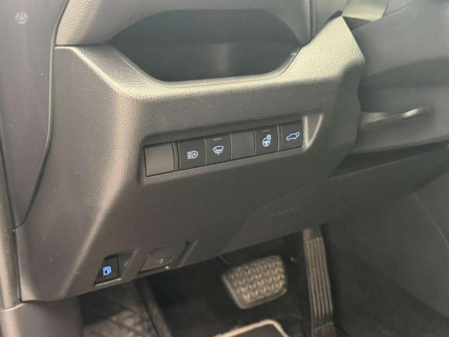 Grey Toyota RAV4 2019 in Panevezys, with an engine capacity of 2.49 L and mileage of 224 thousand km for 21590 €, photo 12 on AUTOMOTO.COM.LV