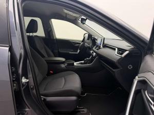 Grey Toyota RAV4 2019 in Panevezys, with an engine capacity of 2.49 L and mileage of 224 thousand km for 21590 €, photo 18 on AUTOMOTO.COM.LV