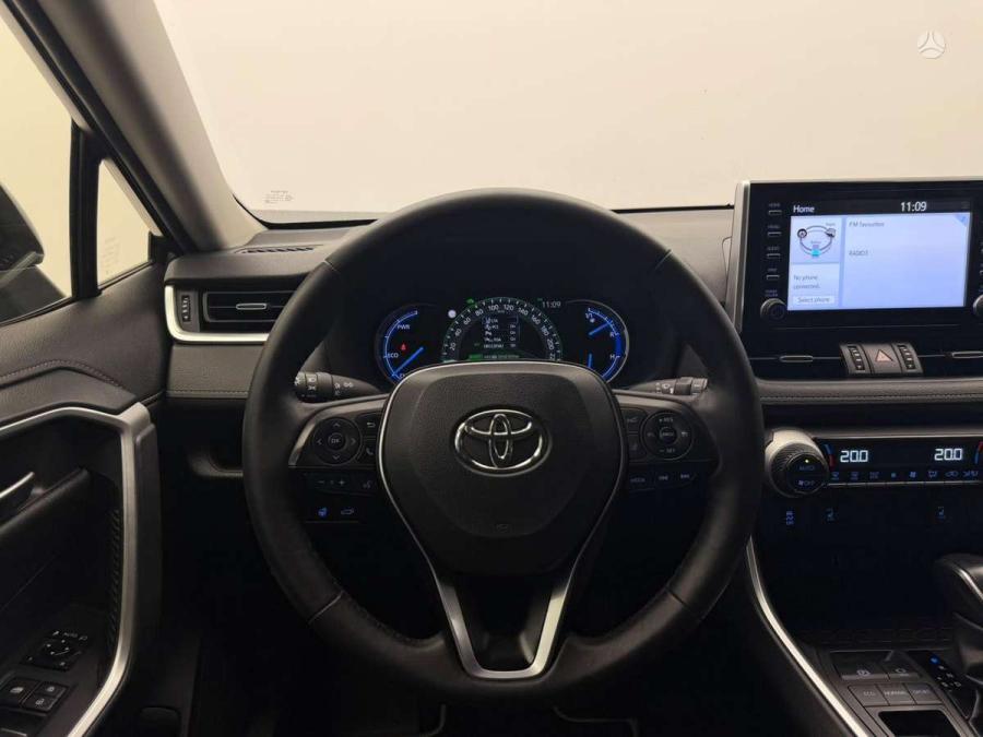 Grey Toyota RAV4 2019 in Panevezys, with an engine capacity of 2.49 L and mileage of 224 thousand km for 21590 €, photo 22 on AUTOMOTO.COM.LV
