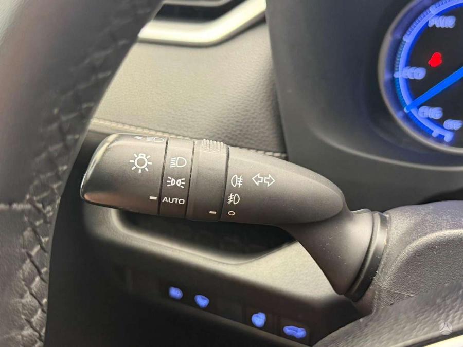 Grey Toyota RAV4 2019 in Panevezys, with an engine capacity of 2.49 L and mileage of 224 thousand km for 21590 €, photo 25 on AUTOMOTO.COM.LV