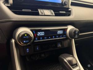 Grey Toyota RAV4 2019 in Panevezys, with an engine capacity of 2.49 L and mileage of 224 thousand km for 21590 €, photo 33 on AUTOMOTO.COM.LV