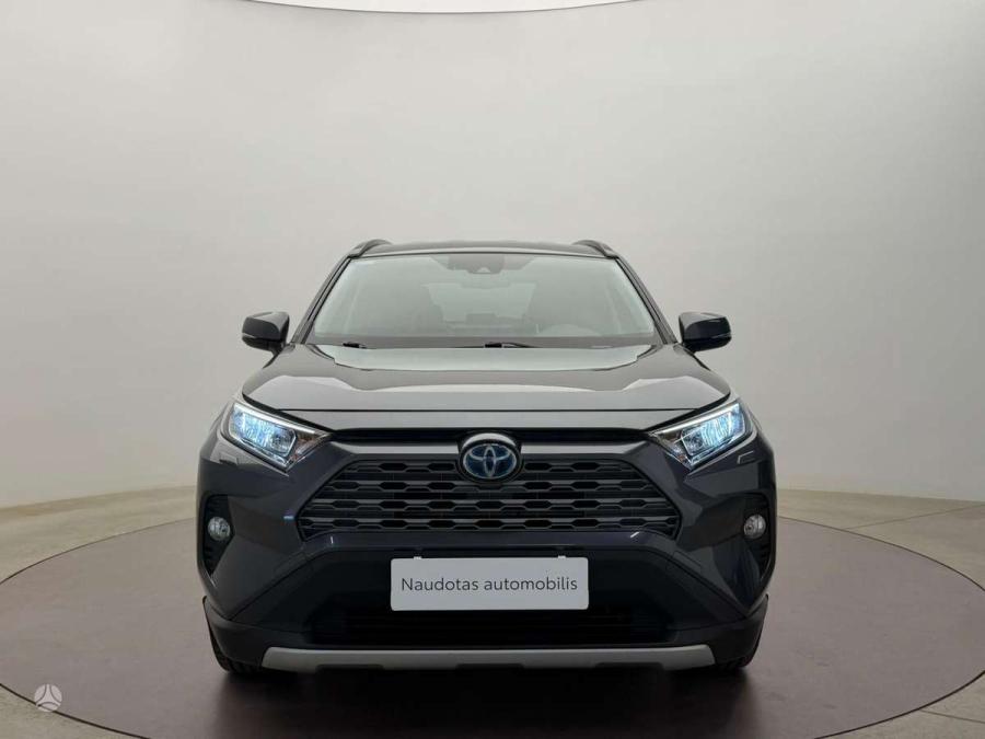 Grey Toyota RAV4 2019 in Panevezys, with an engine capacity of 2.49 L and mileage of 224 thousand km for 21590 €, photo 36 on AUTOMOTO.COM.LV
