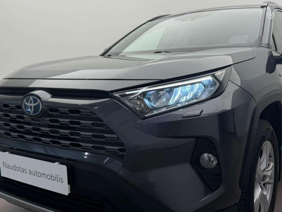 Grey Toyota RAV4 2019 in Panevezys, with an engine capacity of 2.49 L and mileage of 224 thousand km for 21590 €, photo 37 on AUTOMOTO.COM.LV