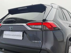Grey Toyota RAV4 2019 in Panevezys, with an engine capacity of 2.49 L and mileage of 224 thousand km for 21590 €, photo 39 on AUTOMOTO.COM.LV