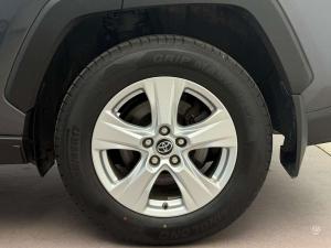 Grey Toyota RAV4 2019 in Panevezys, with an engine capacity of 2.49 L and mileage of 224 thousand km for 21590 €, photo 40 on AUTOMOTO.COM.LV