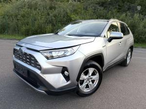 Grey Toyota RAV4 2019 in Vilnius, with an engine capacity of 2.50 L and mileage of 101 thousand km for 26400 €, photo  on AUTOMOTO.COM.LV