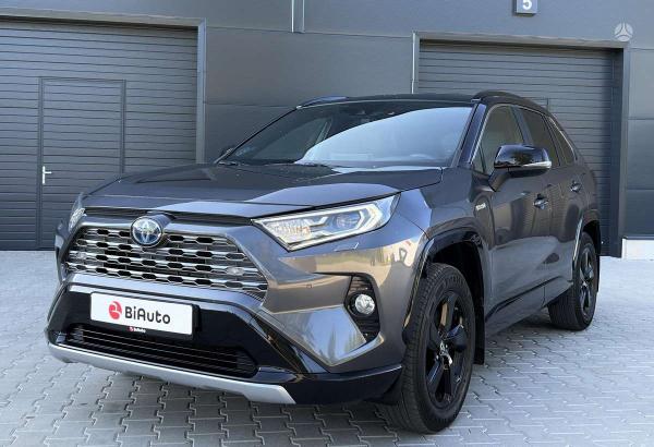Pelēks Toyota RAV4 2019 Utena, ar dzinēja tilpumu 2.49 L un nobraukumu 154 tūkst. km par 23650 €, foto 3 vietnē AUTOMOTO.COM.LV