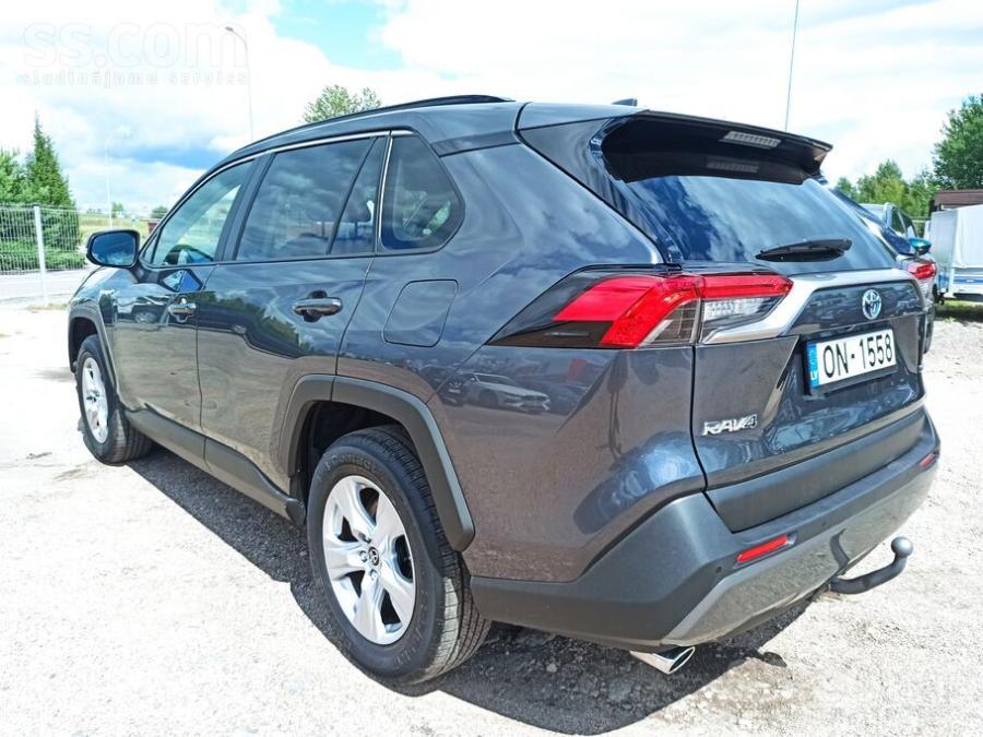 Grey Toyota RAV4 2019 in Daugavpils, with an engine capacity of 2.50 L and mileage of 0 thousand km for 23300 €, photo 8 on AUTOMOTO.COM.LV