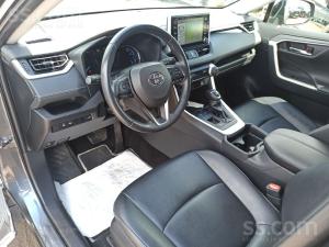 Grey Toyota RAV4 2019 in Daugavpils, with an engine capacity of 2.50 L and mileage of 0 thousand km for 23300 €, photo 13 on AUTOMOTO.COM.LV