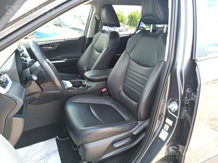 Grey Toyota RAV4 2019 in Daugavpils, with an engine capacity of 2.50 L and mileage of 0 thousand km for 23300 €, photo 14 on AUTOMOTO.COM.LV