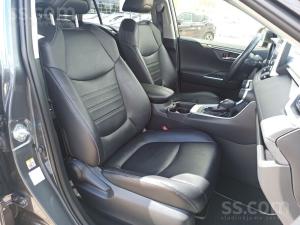 Grey Toyota RAV4 2019 in Daugavpils, with an engine capacity of 2.50 L and mileage of 0 thousand km for 23300 €, photo 17 on AUTOMOTO.COM.LV