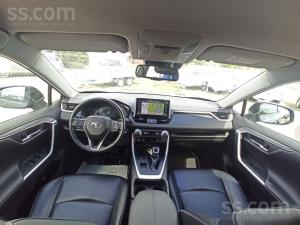 Grey Toyota RAV4 2019 in Daugavpils, with an engine capacity of 2.50 L and mileage of 0 thousand km for 23300 €, photo 19 on AUTOMOTO.COM.LV