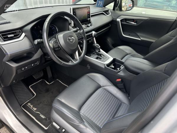 Pelēks Toyota RAV4 2019 Kauņa, ar dzinēja tilpumu 2.50 L un nobraukumu 125 tūkst. km par 27472 €, foto 9 vietnē AUTOMOTO.COM.LV