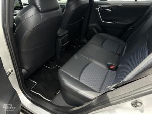 Grey Toyota RAV4 2019 in Kaunas, with an engine capacity of 2.50 L and mileage of 125 thousand km for 26774 €, photo 12 on AUTOMOTO.COM.LV