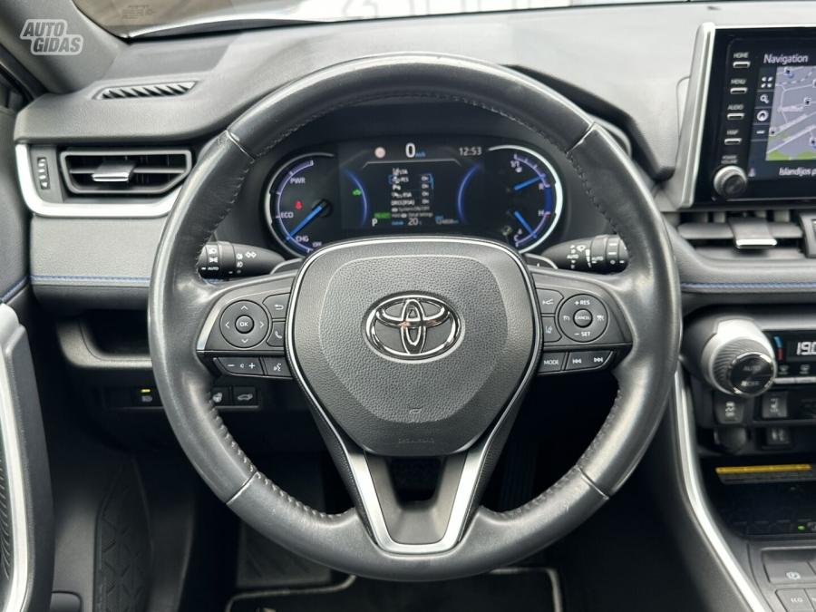 Grey Toyota RAV4 2019 in Kaunas, with an engine capacity of 2.50 L and mileage of 125 thousand km for 26774 €, photo 18 on AUTOMOTO.COM.LV
