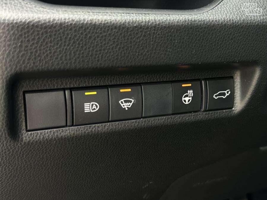 Grey Toyota RAV4 2019 in Kaunas, with an engine capacity of 2.50 L and mileage of 125 thousand km for 26774 €, photo 23 on AUTOMOTO.COM.LV