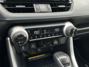 Grey Toyota RAV4 2019 in Kaunas, with an engine capacity of 2.50 L and mileage of 125 thousand km for 26774 €, photo 26 on AUTOMOTO.COM.LV