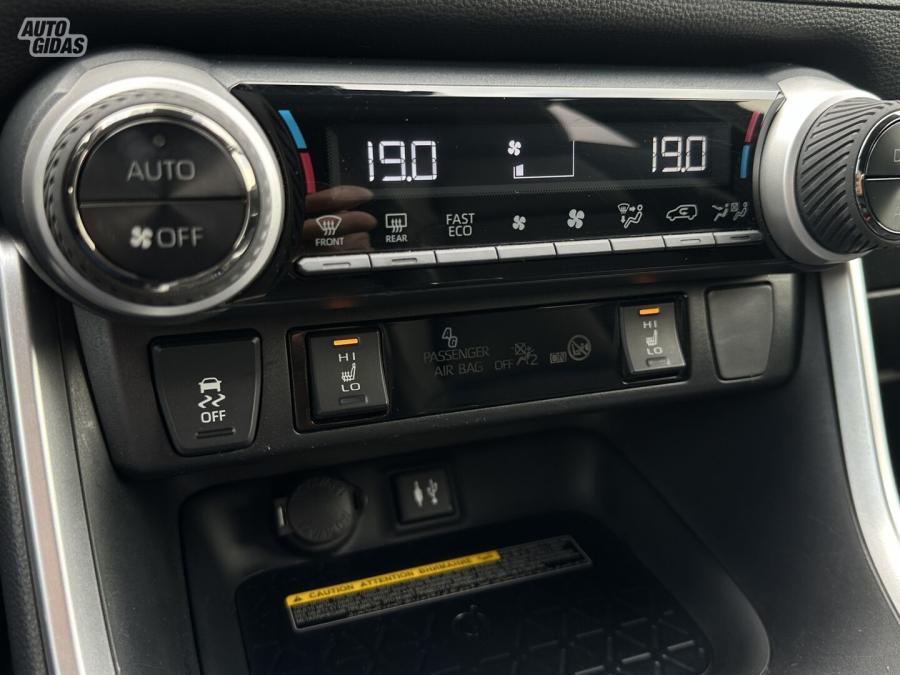 Grey Toyota RAV4 2019 in Kaunas, with an engine capacity of 2.50 L and mileage of 125 thousand km for 26774 €, photo 27 on AUTOMOTO.COM.LV