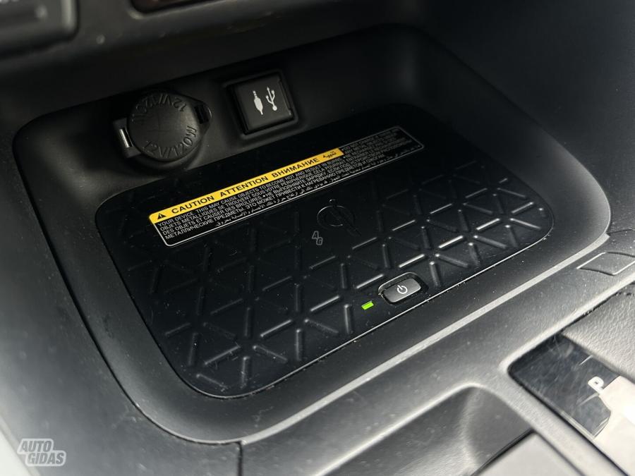 Grey Toyota RAV4 2019 in Kaunas, with an engine capacity of 2.50 L and mileage of 125 thousand km for 26774 €, photo 28 on AUTOMOTO.COM.LV