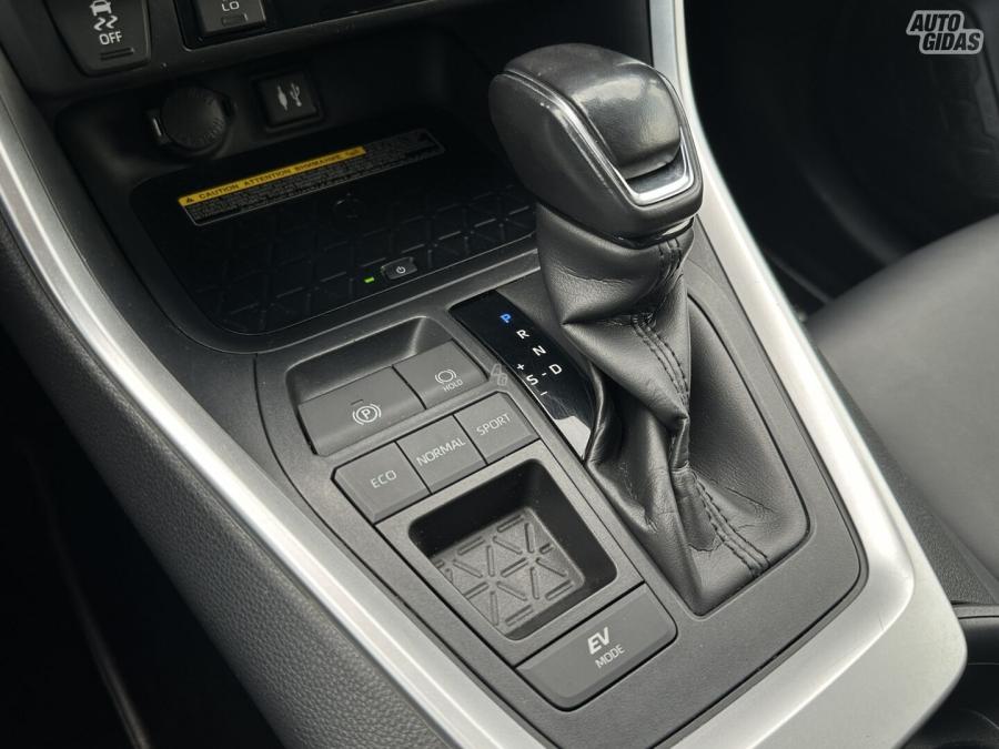 Grey Toyota RAV4 2019 in Kaunas, with an engine capacity of 2.50 L and mileage of 125 thousand km for 26774 €, photo 29 on AUTOMOTO.COM.LV