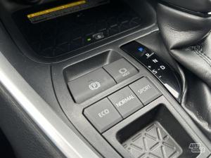 Grey Toyota RAV4 2019 in Kaunas, with an engine capacity of 2.50 L and mileage of 125 thousand km for 26774 €, photo 30 on AUTOMOTO.COM.LV