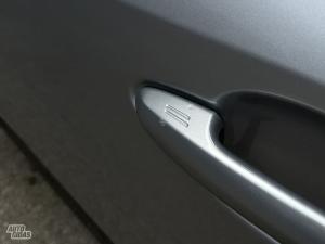 Grey Toyota RAV4 2019 in Kaunas, with an engine capacity of 2.50 L and mileage of 125 thousand km for 26774 €, photo 31 on AUTOMOTO.COM.LV