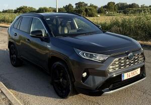 Grey Toyota RAV4 2019 in Vilnius, with an engine capacity of 2.49 L and mileage of 108 thousand km for 25000 €, photo 4 on AUTOMOTO.COM.LV