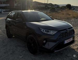 Grey Toyota RAV4 2019 in Vilnius, with an engine capacity of 2.49 L and mileage of 108 thousand km for 25000 €, photo 11 on AUTOMOTO.COM.LV