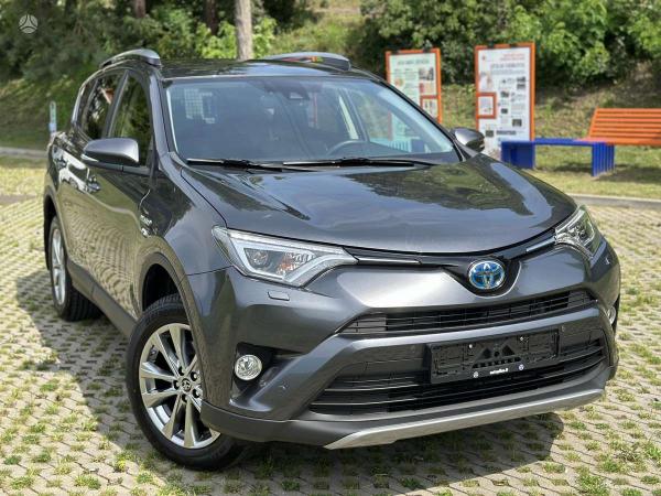 Pelēks Toyota RAV4 2019 Kauņa, ar dzinēja tilpumu 2.49 L un nobraukumu 193 tūkst. km par 17950 €, foto 1 vietnē AUTOMOTO.COM.LV
