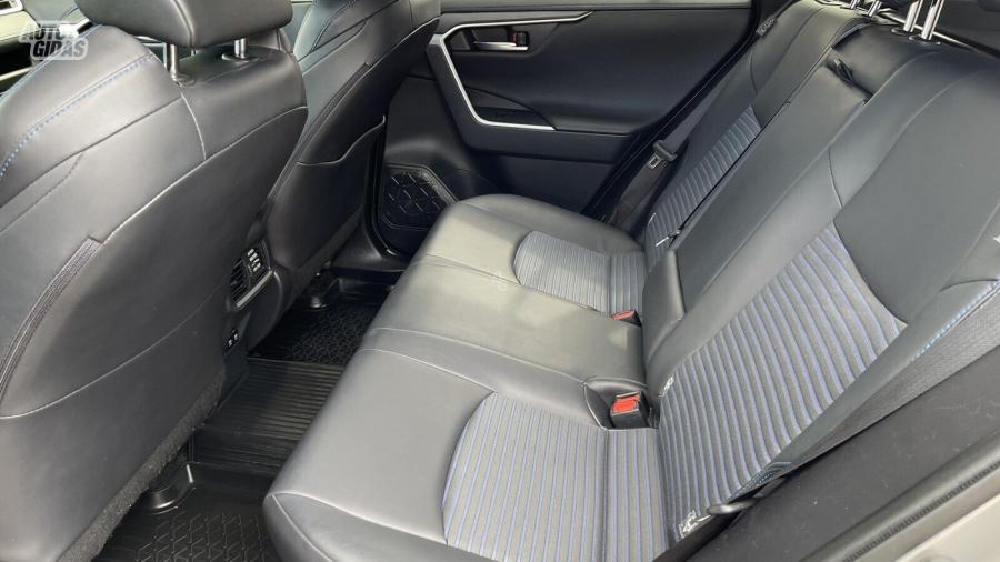 Pelēks Toyota RAV4 2019 Marijampole, ar dzinēja tilpumu 2.50 L un nobraukumu 176 tūkst. km par 22200 €, foto 15 vietnē AUTOMOTO.COM.LV