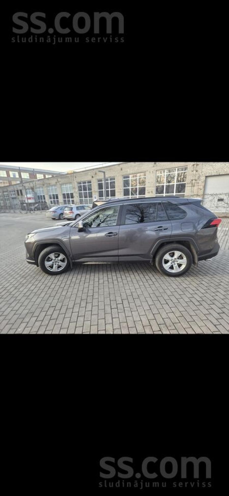Pelēks Toyota RAV4 2019 Rīga, ar dzinēja tilpumu 2.00 L un nobraukumu 138 tūkst. km par 20500 €, foto 3 vietnē AUTOMOTO.COM.LV