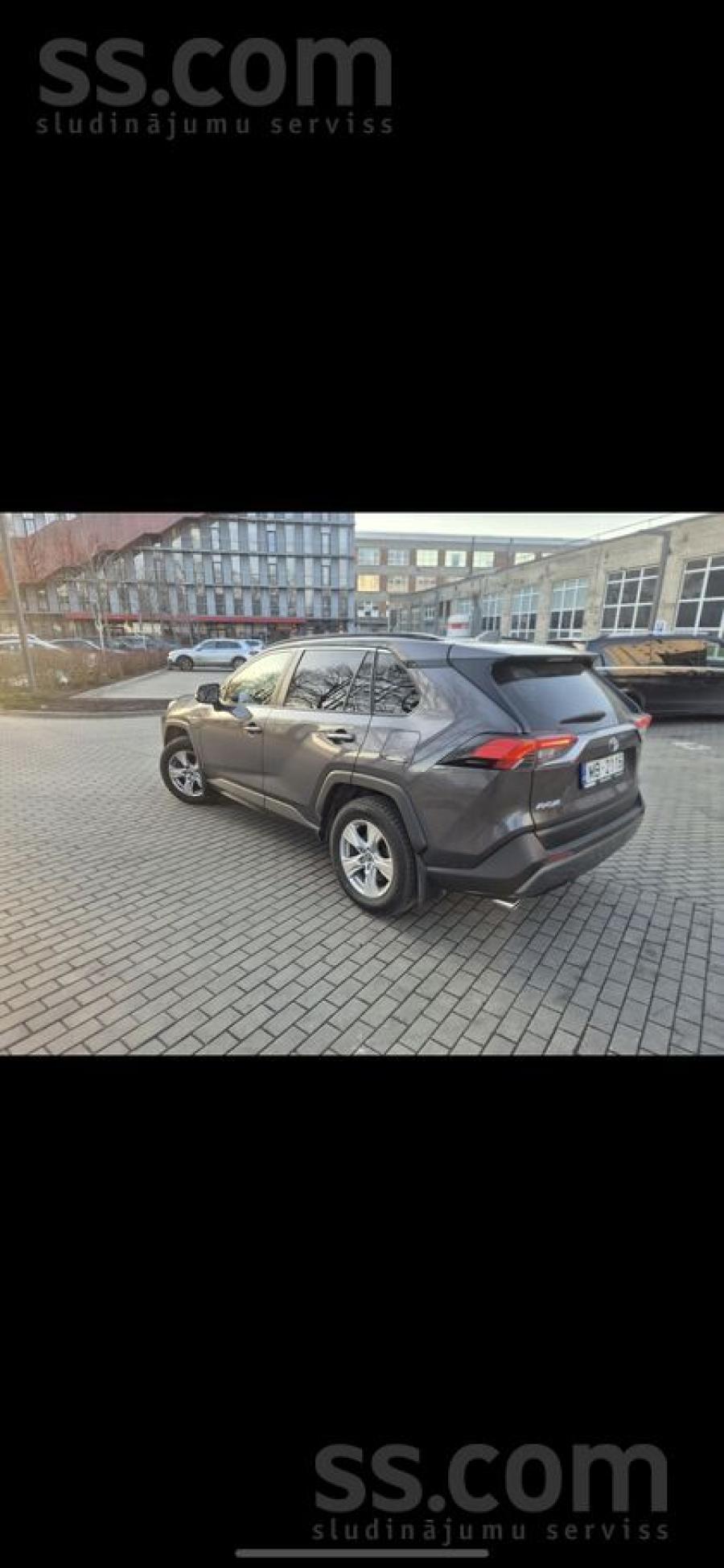 Pelēks Toyota RAV4 2019 Rīga, ar dzinēja tilpumu 2.00 L un nobraukumu 138 tūkst. km par 20500 €, foto 4 vietnē AUTOMOTO.COM.LV