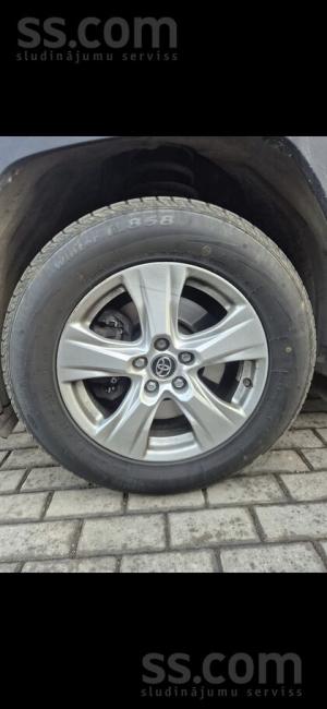 Pelēks Toyota RAV4 2019 Rīga, ar dzinēja tilpumu 2.00 L un nobraukumu 138 tūkst. km par 20500 €, foto 8 vietnē AUTOMOTO.COM.LV