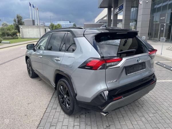 Pelēks Toyota RAV4 2019 Viļņa, ar dzinēja tilpumu 2.50 L un nobraukumu 140 tūkst. km par 23999 €, foto 1 vietnē AUTOMOTO.COM.LV