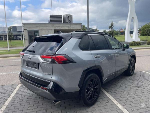 Pelēks Toyota RAV4 2019 Viļņa, ar dzinēja tilpumu 2.50 L un nobraukumu 140 tūkst. km par 23999 €, foto 6 vietnē AUTOMOTO.COM.LV