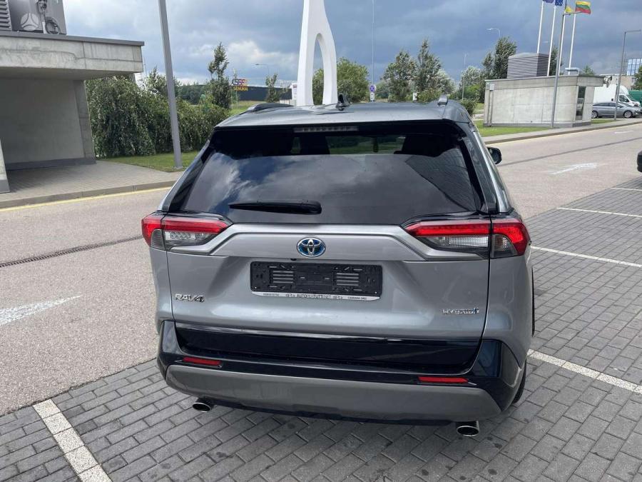Grey Toyota RAV4 2019 in Vilnius, with an engine capacity of 2.50 L and mileage of 140 thousand km for 23999 €, photo 9 on AUTOMOTO.COM.LV